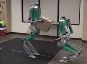 HOW NEW ROBOT BUILT BY AGILITY ROBOTICS HELPS FORD IN PARCEL DELIVERY ...