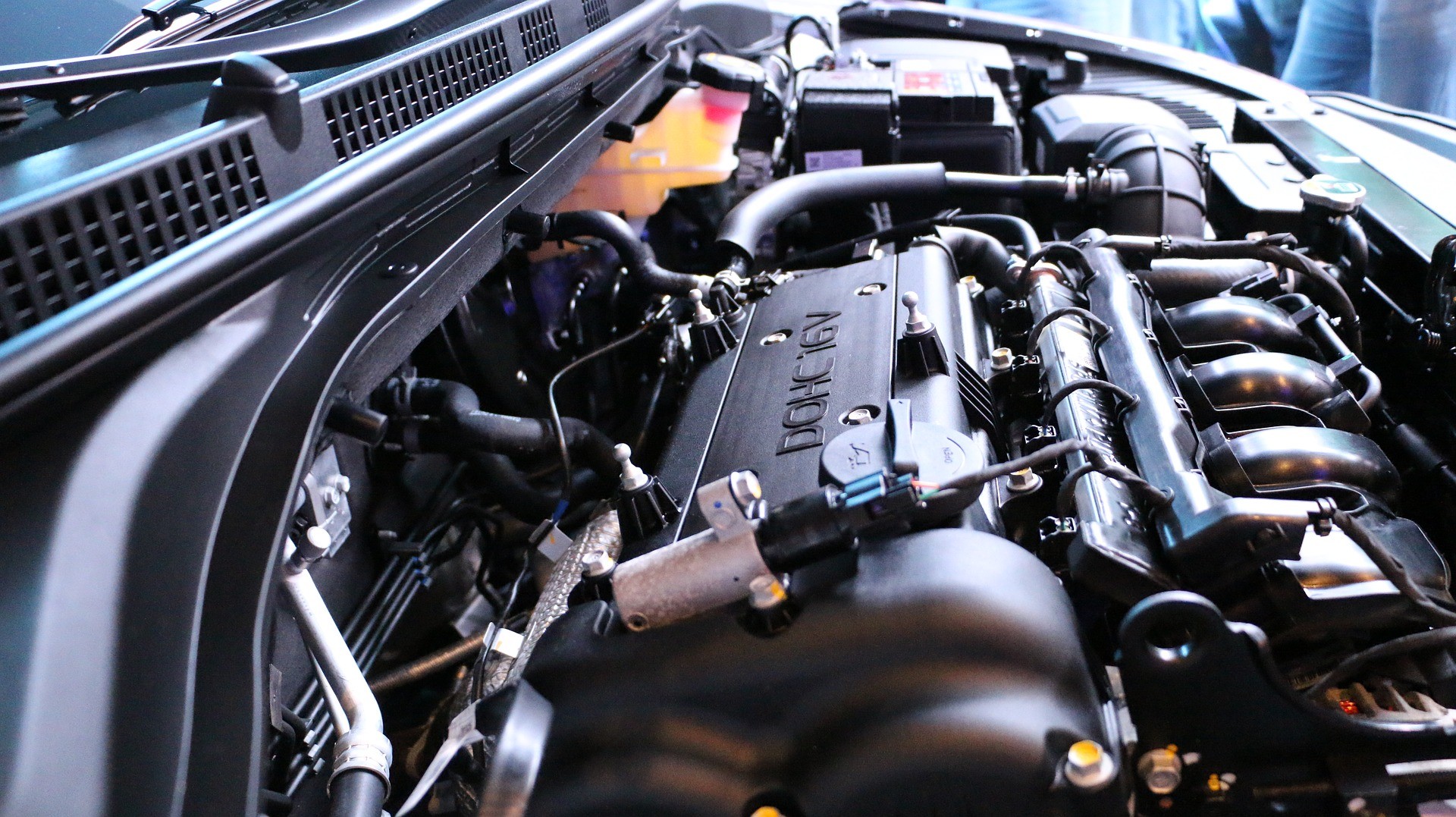 How To Clean The Crankcase Ventilation System Of A Car Engine